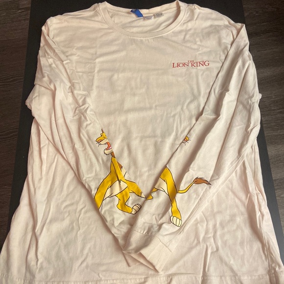 H&M | Shirts | Disneys The Lion King Longsleeve Graphic Sleeves Divided ...